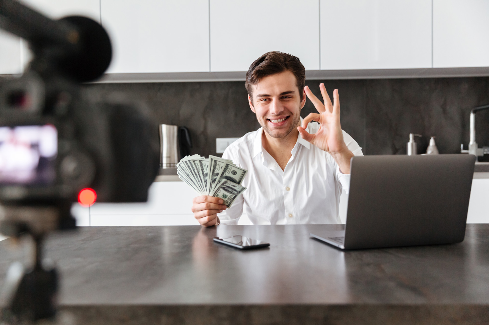 7 Online Ventures That Cost Almost Nothing