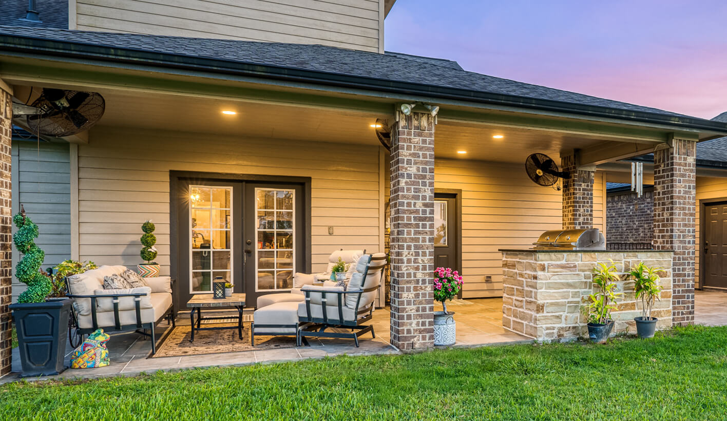 Patio Covers Installation Ideas to Match Your Home’s...